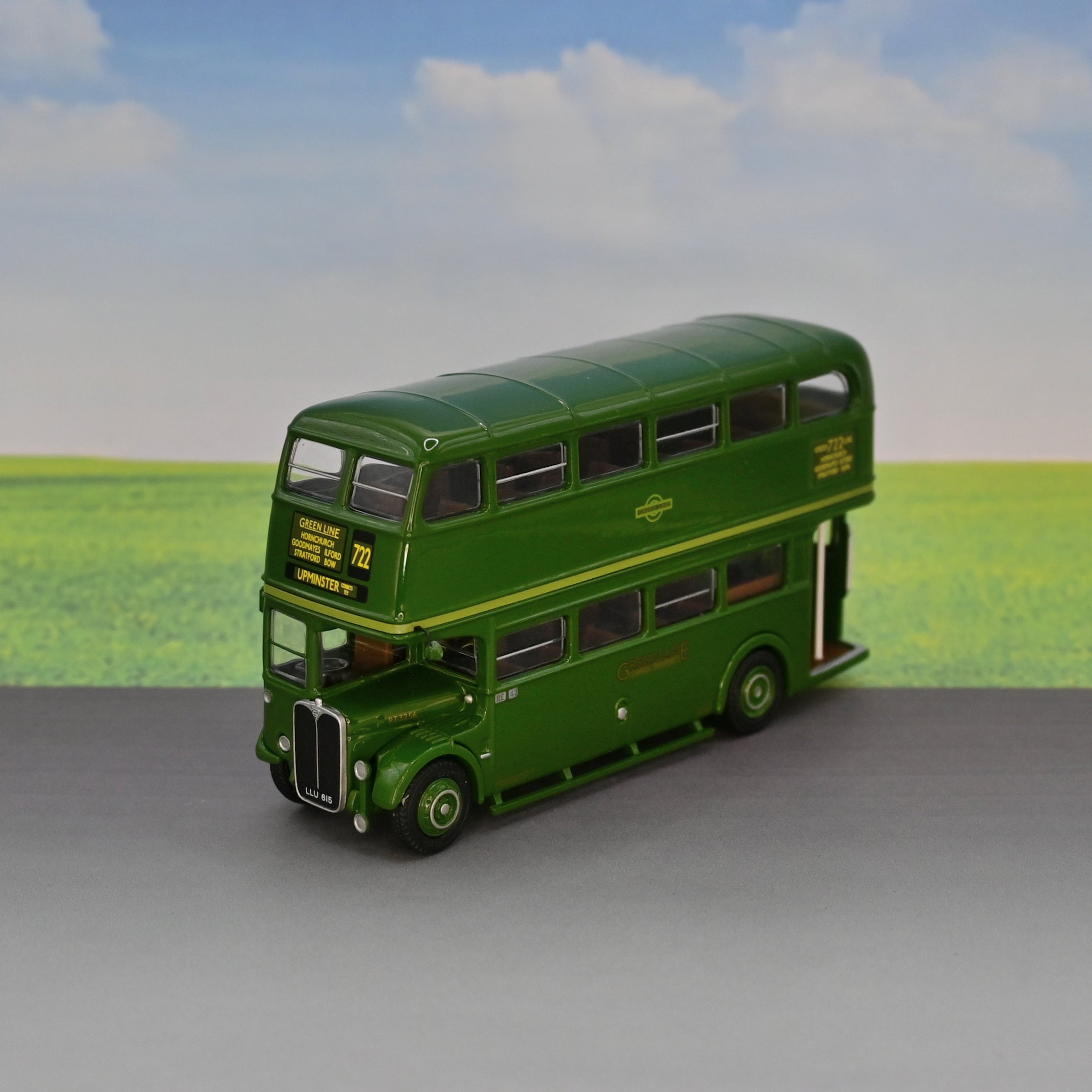 EFE 34104 / AEC Regent RT / Greenline / 1:76 Scale | Model Buses Collection