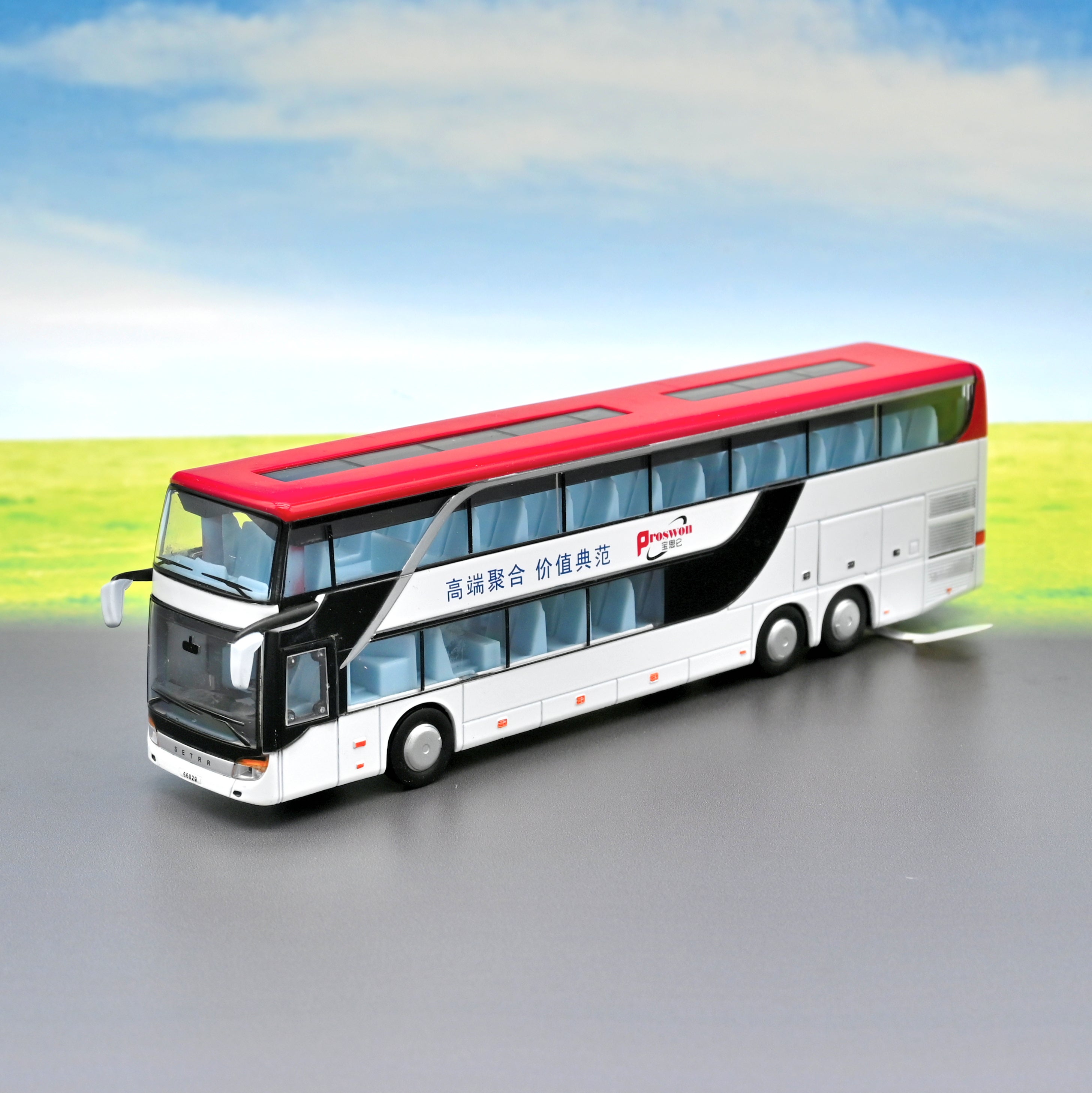 PRE-OWNED Proswon / Pull-Back Light and Sound Tri-Axle Bus / 1:32 Scale ...