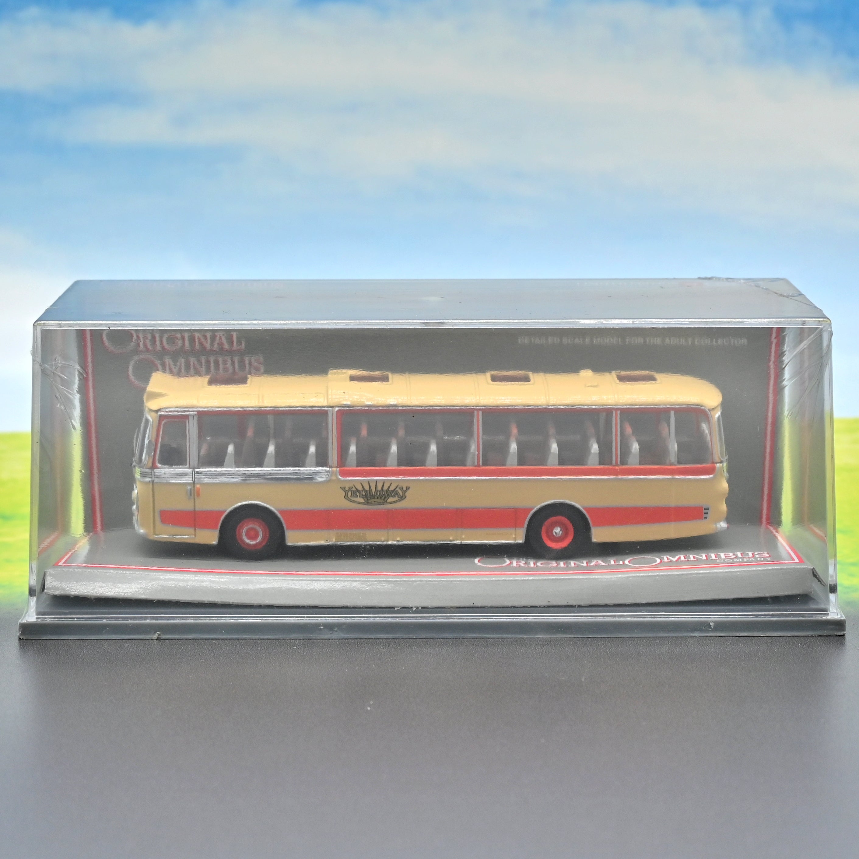 Corgi 42405 / AEC Reliance Plaxton Panorama 1 / Yelloway Motor Services ...