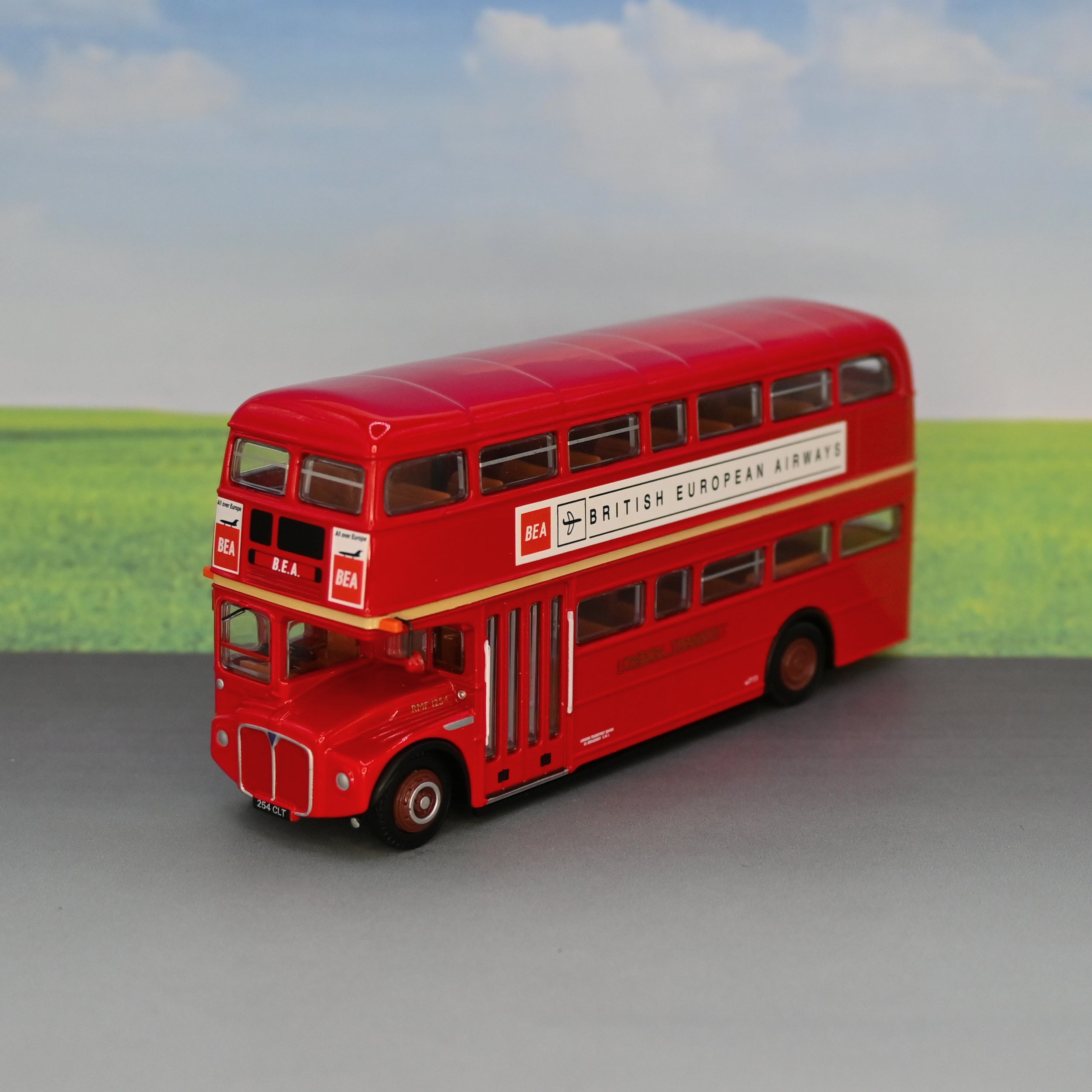 EFE 32101 / RMF Routemaster / London Transport / 1:76 Scale | Model ...