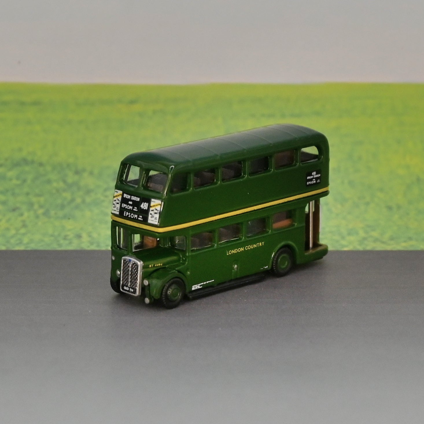 Oxford NRT005 / RT Bus / London Country / 1:148 Scale | Model Buses ...