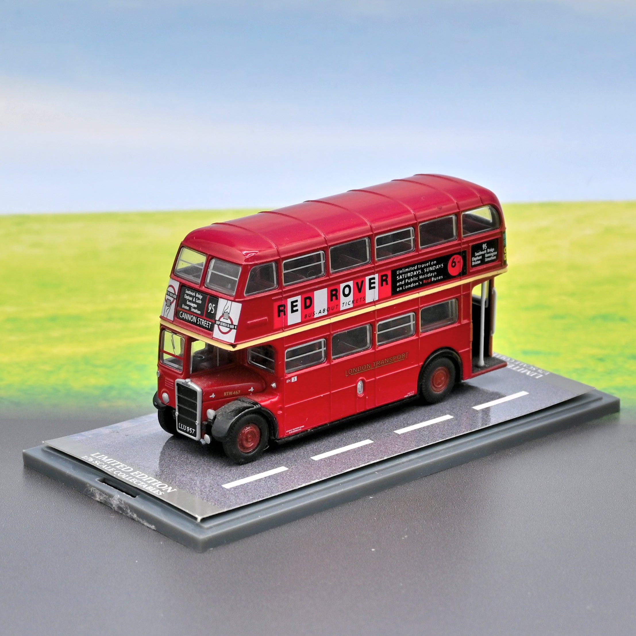 Scrapyard / Corgi OM41701 / RTW Double Deck Bus / London Transport / 1: ...
