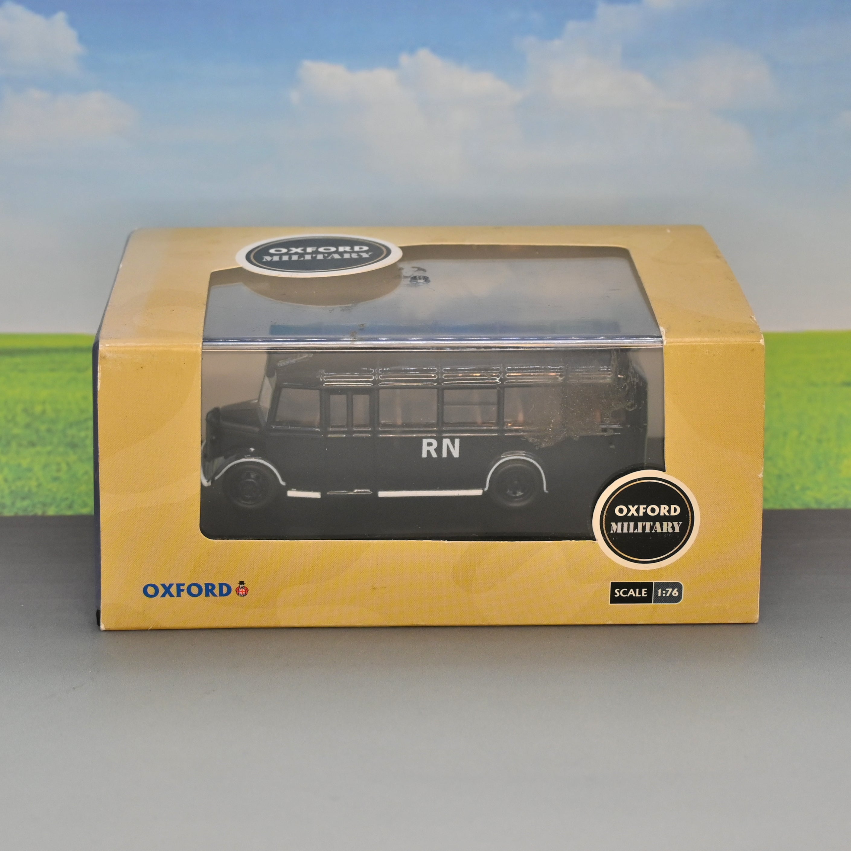 Oxford 76OWB001 / Bedford OWB / Royal Navy / 1:76 Scale | Model Buses ...