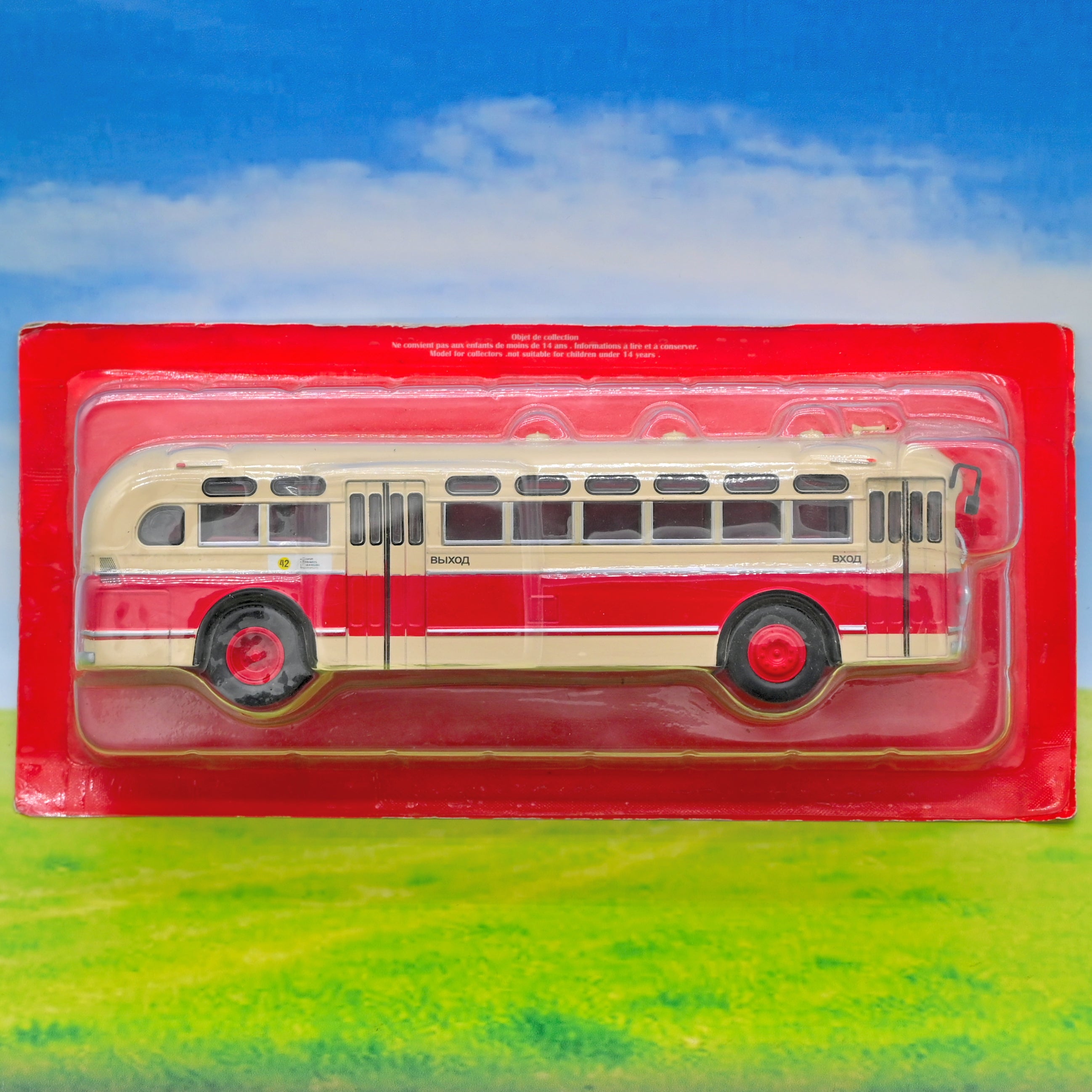 IXO Hachette / ZIS-155 / 1:43 Scale | Model Buses Collection