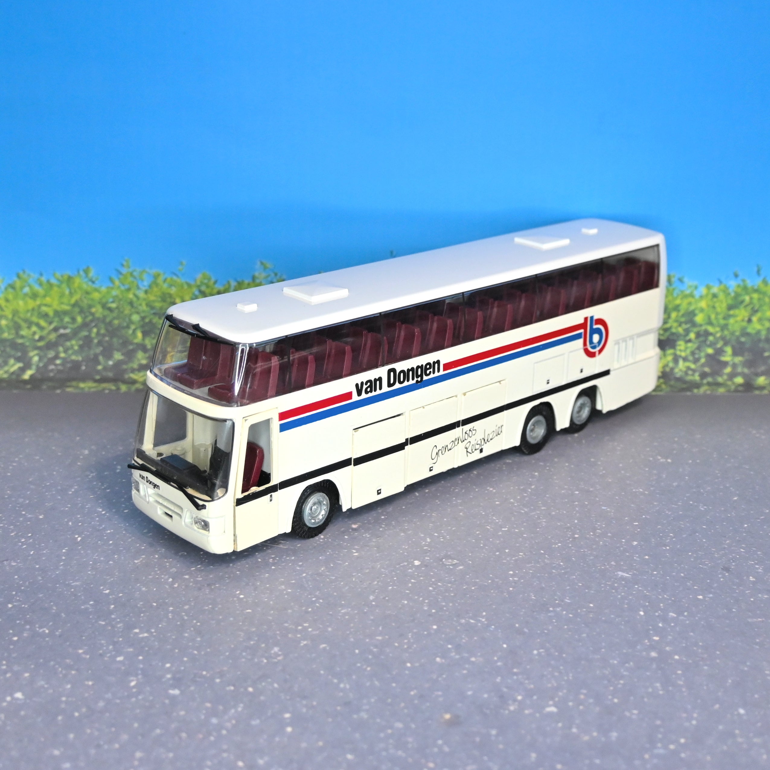 Tekno / DAF SBR3000 / van Dongen / 1:50 Scale | Model Buses Collection