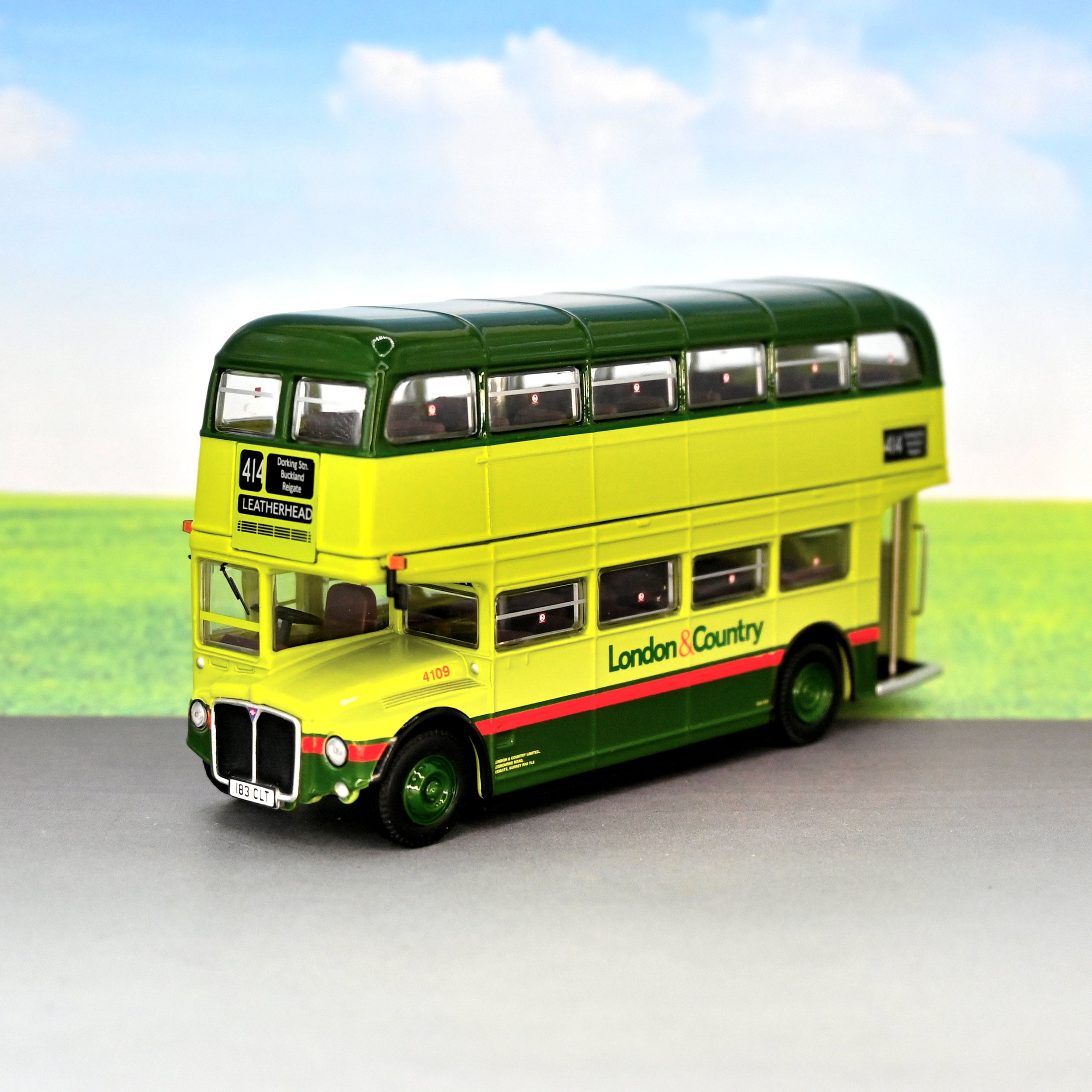 Corgi OM46313B / AEC Routemaster / London & Country / 1:76 Scale ...