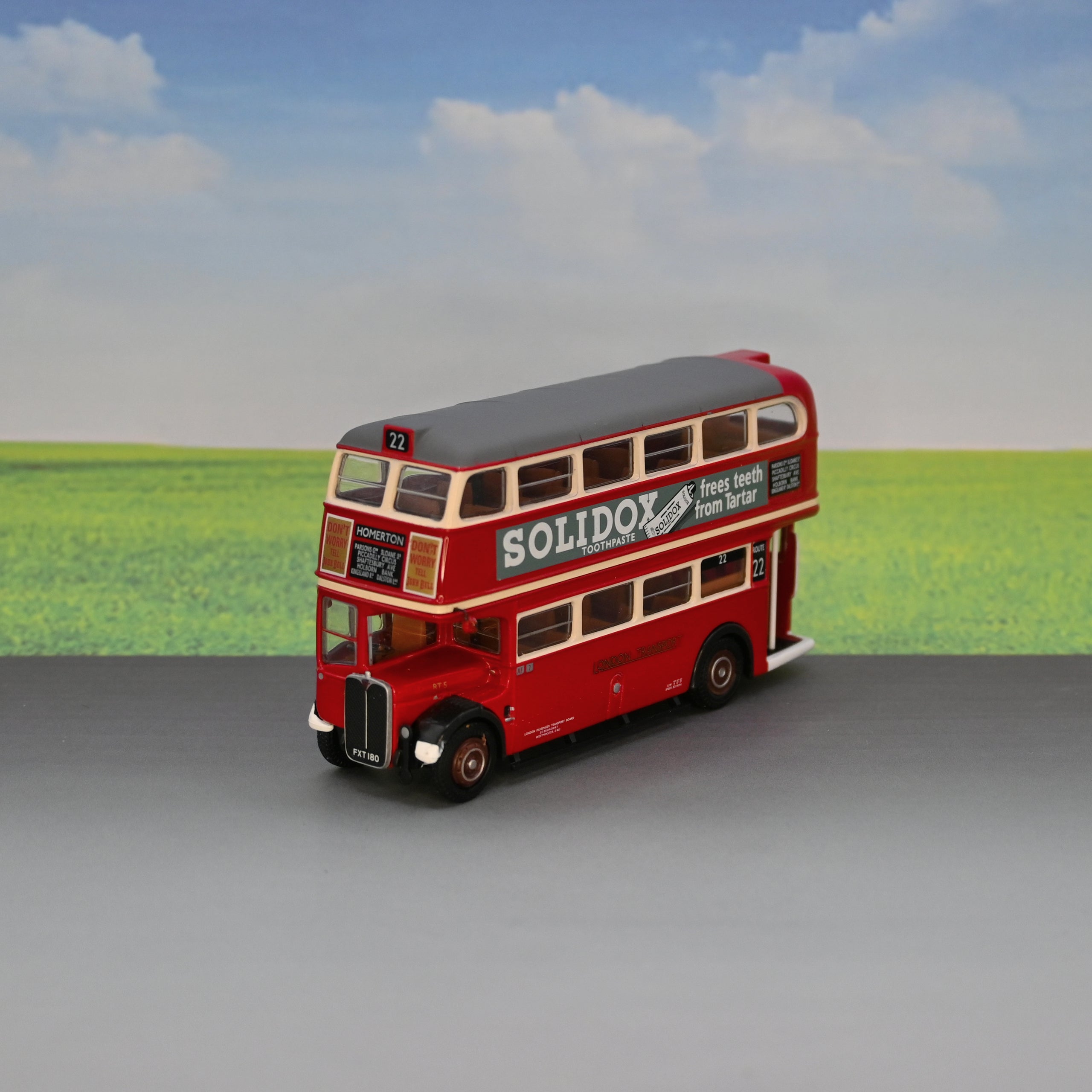 EFE 16407 / AEC Regent RT / London Transport / 1:76 Scale | Model Buses ...