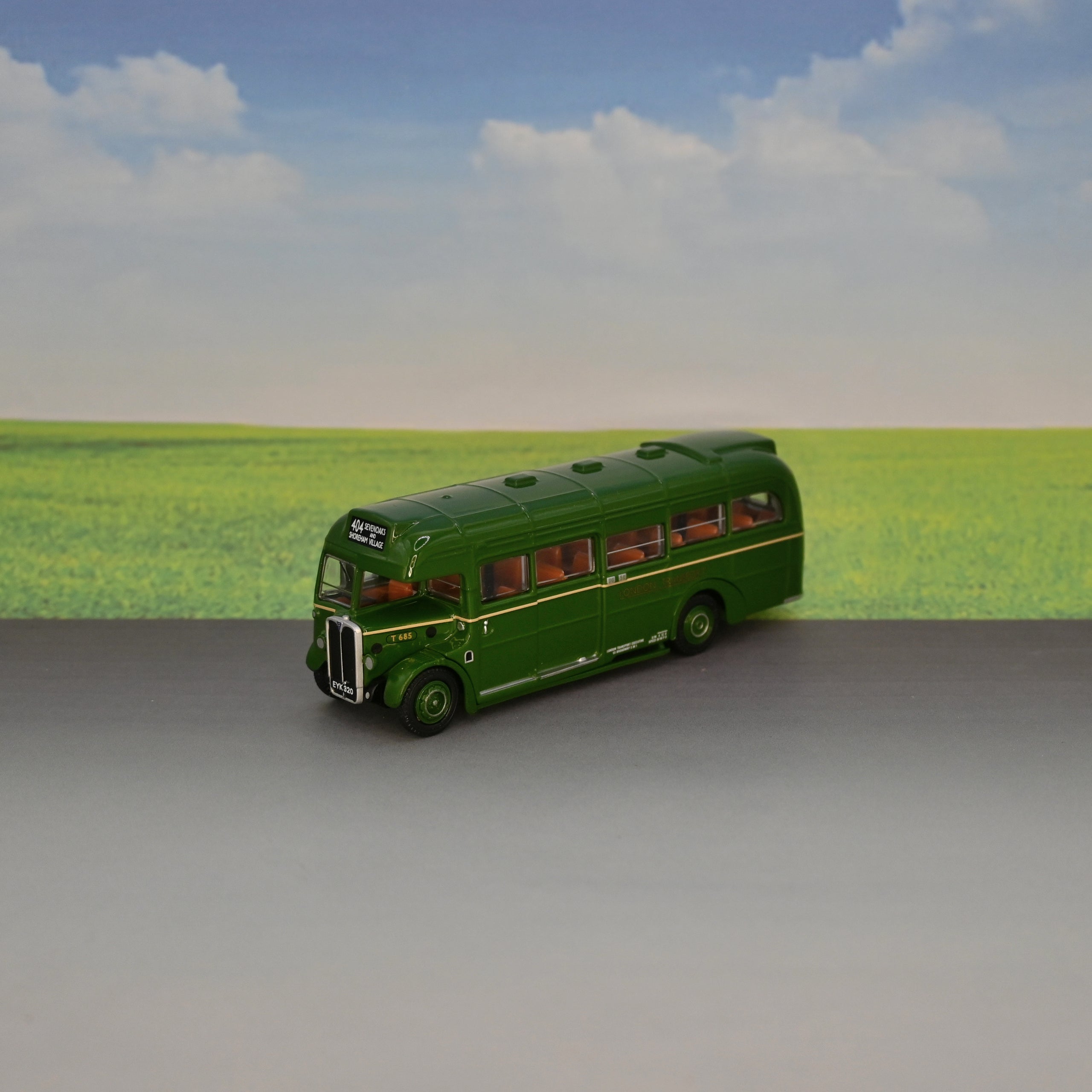 EFE 30007 / AEC 10T10 / London Transport / 1:76 Scale | Model Buses Collection