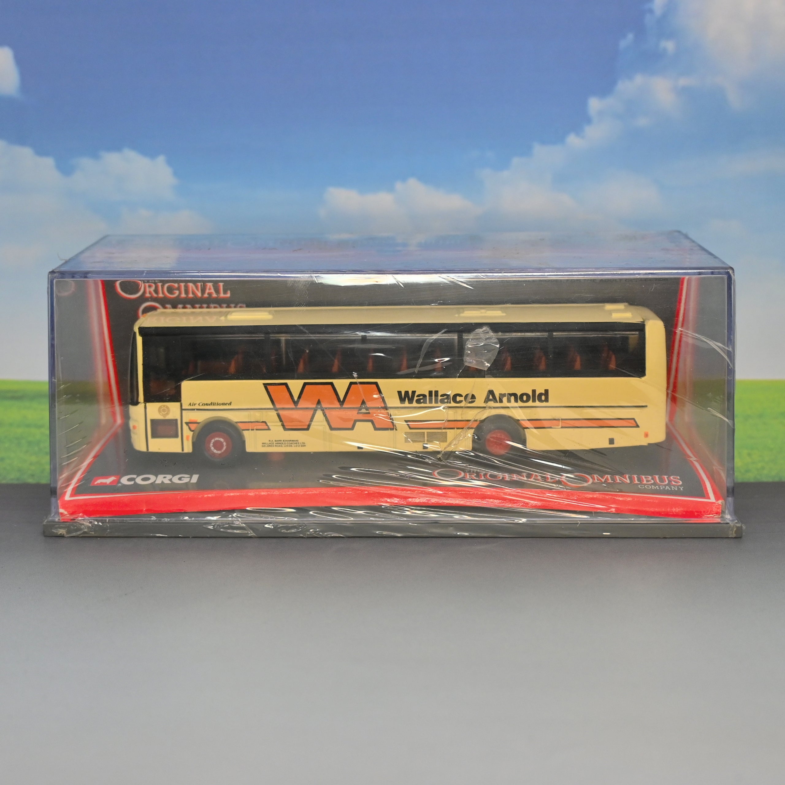 Corgi 42704 / Van Hool Alizee / Wallace Arnold Tours Ltd / 1:76 Scale ...