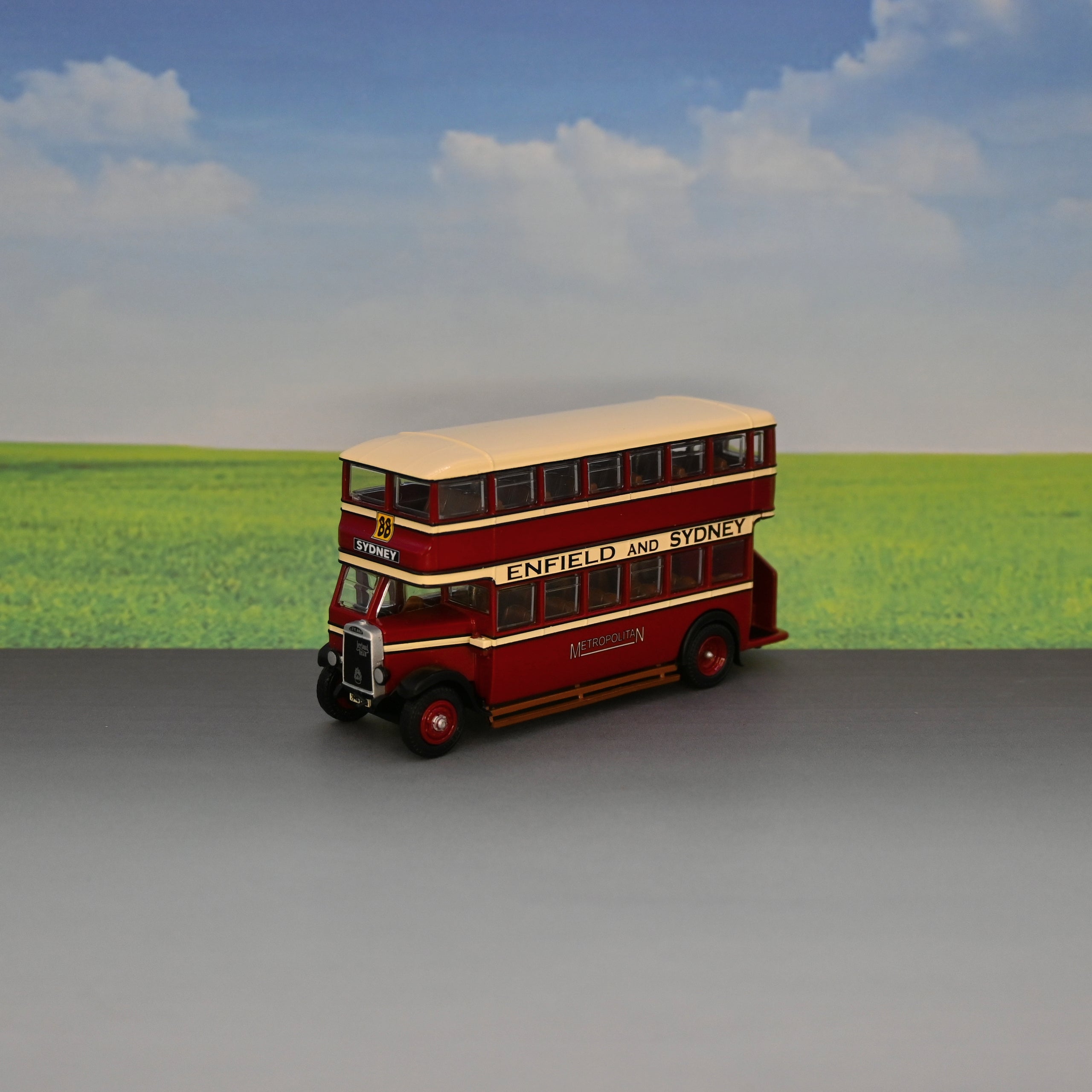 EFE 27211 / Leyland TD1 / Enfield and Sydney / 1:76 Scale | Model Buses ...