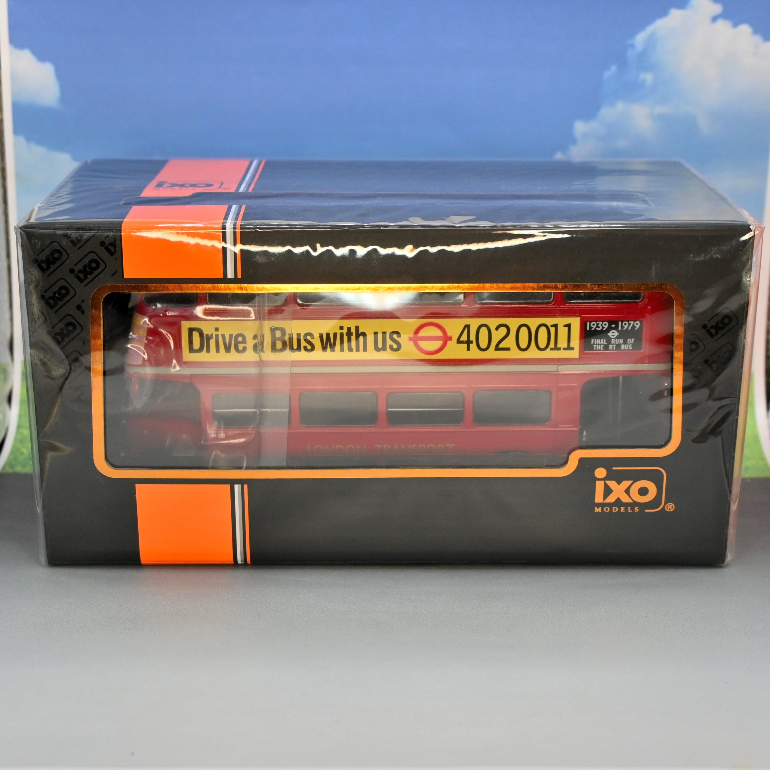 IXO Models IXOBUS030LQ / AEC Regent III RT / London Transport / 1:43 ...