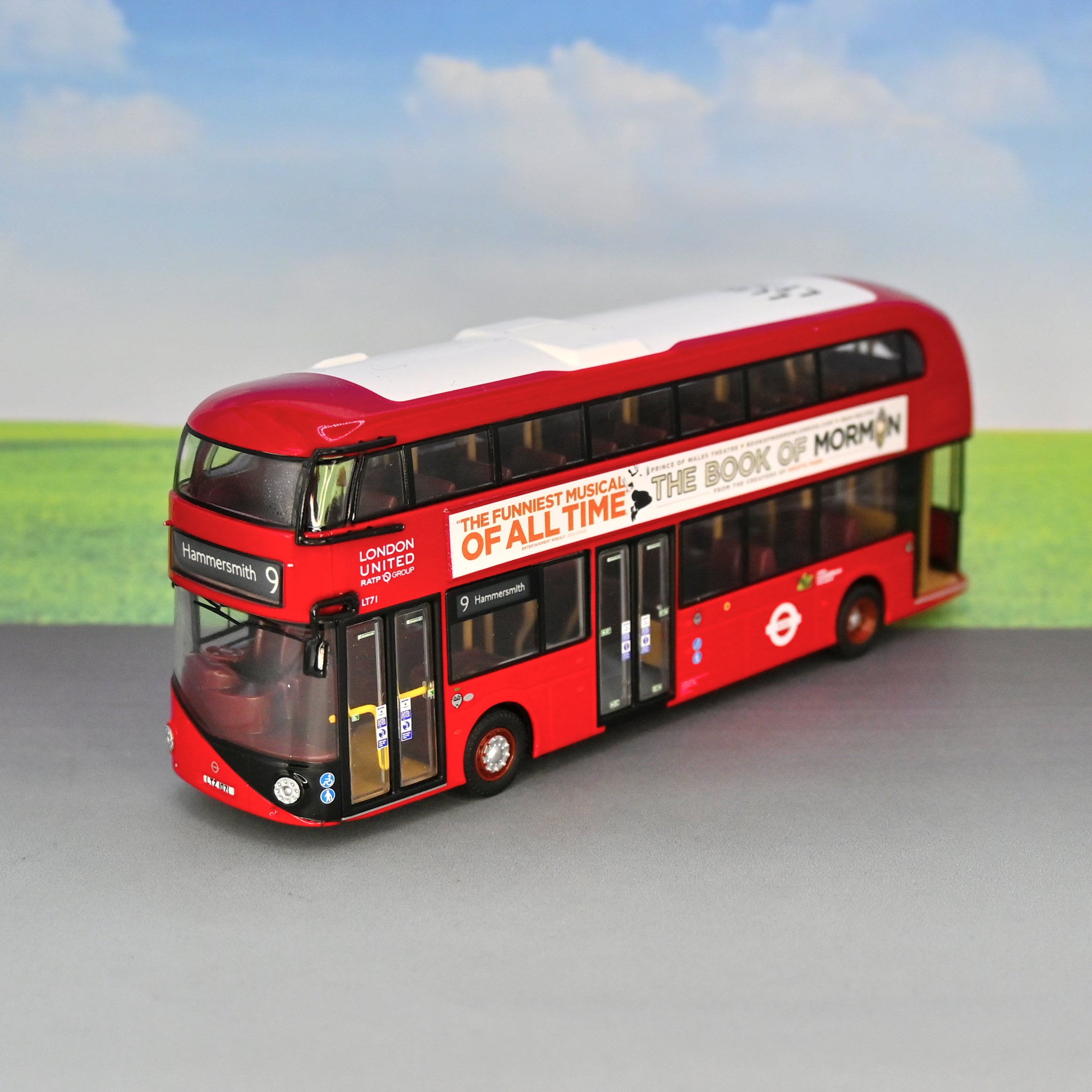 Corgi OM46613 / Wright New Routemaster / London United RATP Group / 1: ...